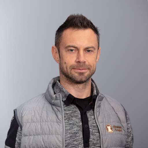 Kontakti - Domus Angāri